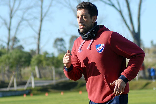 Tenfield.com » Nacional: Jorge Bava confiado, pero Leonardo Burian se ...