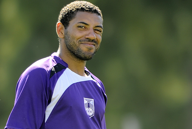 Tenfield.com » Defensor Sp.: Nico Olivera no viaja a Perú