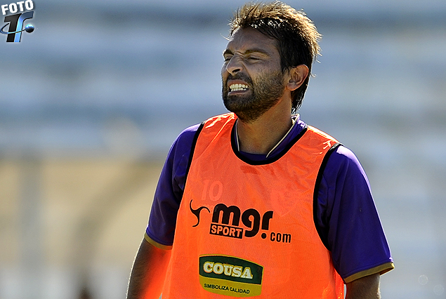 Tenfield.com » Martín Liguera a la par de sus compañeros