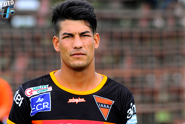 Tenfield.com » Royón afuera por cláusula; vuelve Maxi Arias