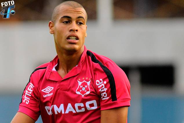 Tenfield.com » Inter de Milán sigue a Alex Silva