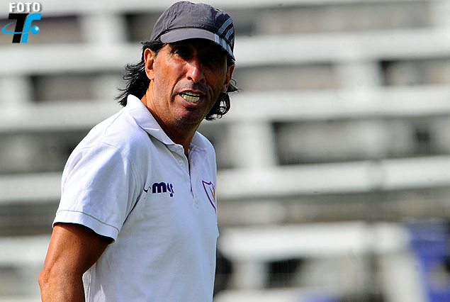 Tenfield.com » El cuerpo técnico en Capurro