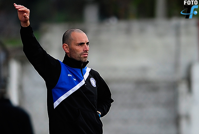 Tenfield.com » Adrián Fernández, DT invicto…