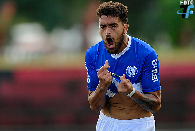 Tenfield.com » Cerro Largo ganó y acecha