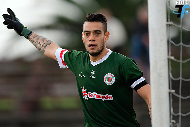 Tenfield.com » Esteban Correa, el capitán de Colón, juega en toda la ...