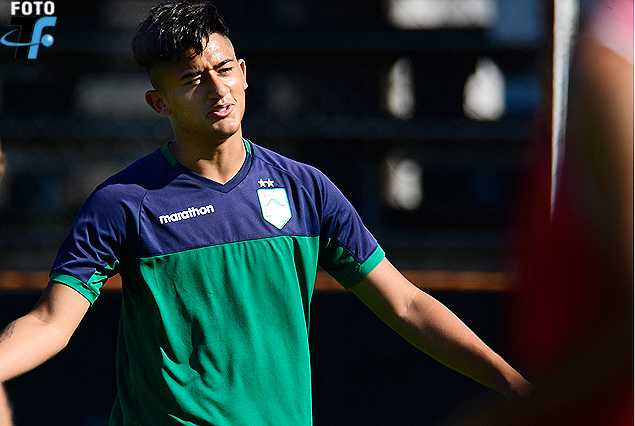 Tenfield.com » Brasil en la defensa y ataque diferente