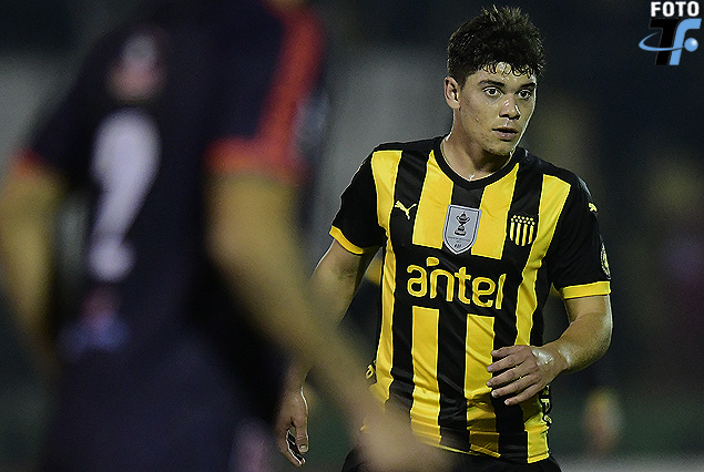 Tenfield.com » Lewis, otro debutante de la cantera