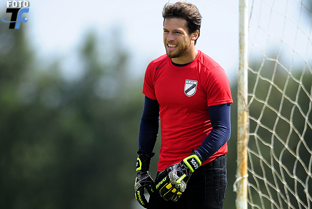 Tenfield.com » Facundo Silva al arco