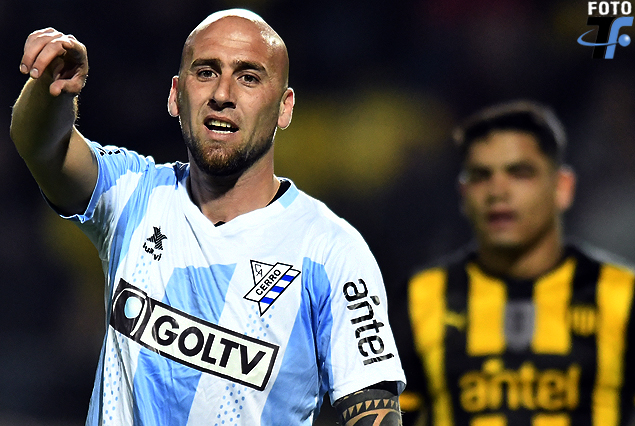 Tenfield.com » Debutó en casa que fue propia…