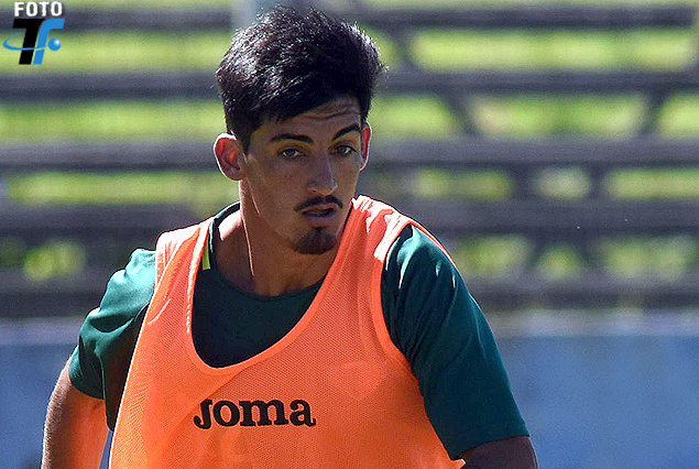 Tenfield.com » En el Complejo con 27 jugadores