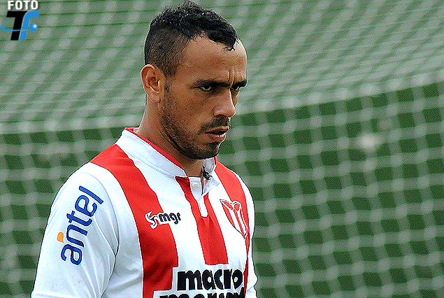 Tenfield.com » Fossati firmó y asume el lunes